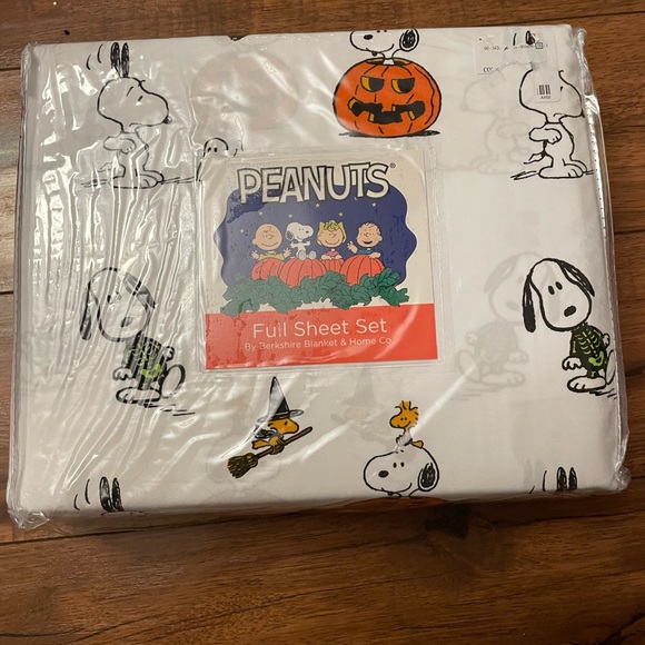 Peanuts | Bedding | Peanuts Snoopy Colorful Halloween Full Size Sheet ...
